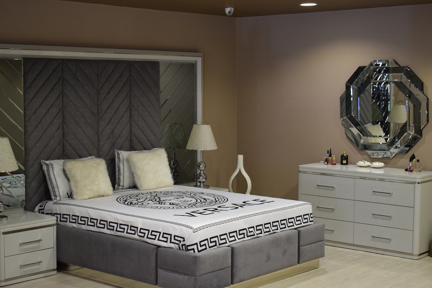 EFSE Luxury Furniture | Diamond Bedroom