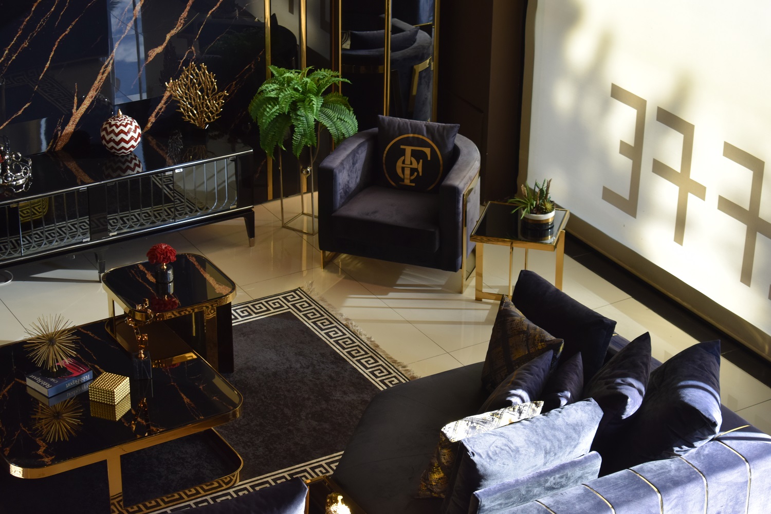 EFSE Luxury Furniture | Minotti Corner Sofa